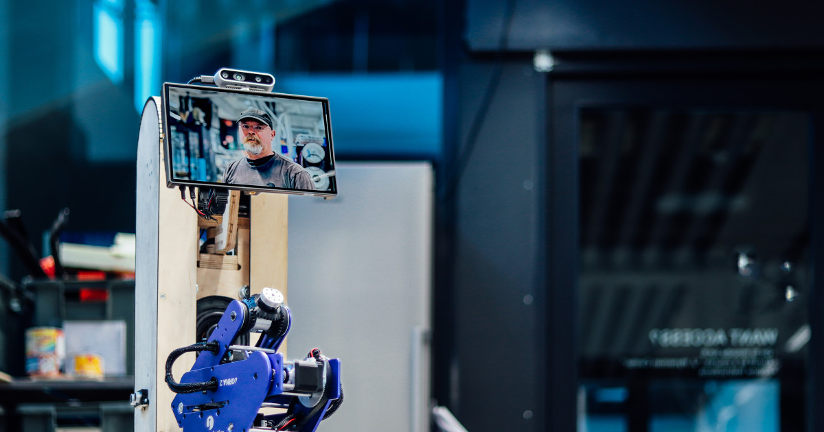 Can Hynebot take on teaching duties? Jamie Hyneman responds | LUT ...