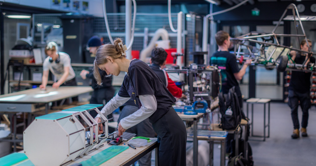 Kauppatieteen opiskelijat markkinoivat J. Hyneman Centerin projekteja ...